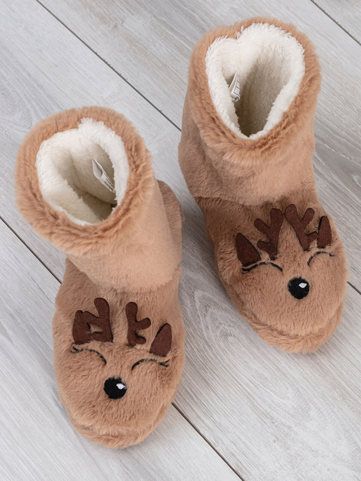 Yılbaşı Temalı Nakışlı Erkek Çocuk Ev Botu