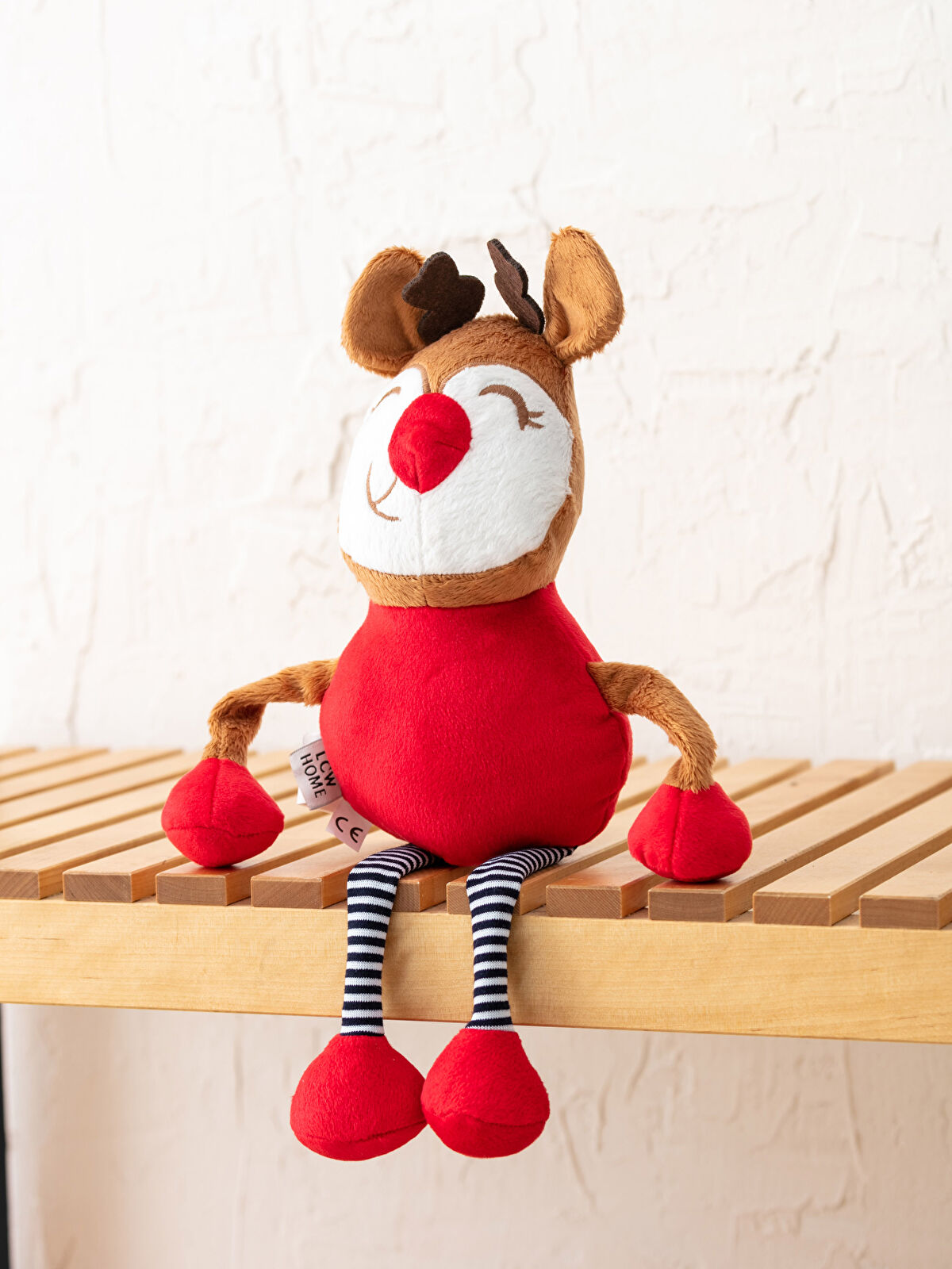 Yılbaşı Temalı Nakış Detaylı Dolgulu Bebek Pelüş Geyik Kırlent 14x37 Cm Yılbaşı Temalı Nakış Detaylı Dolgulu Bebek Pelüş Geyik Kırlent 14x37 Cm