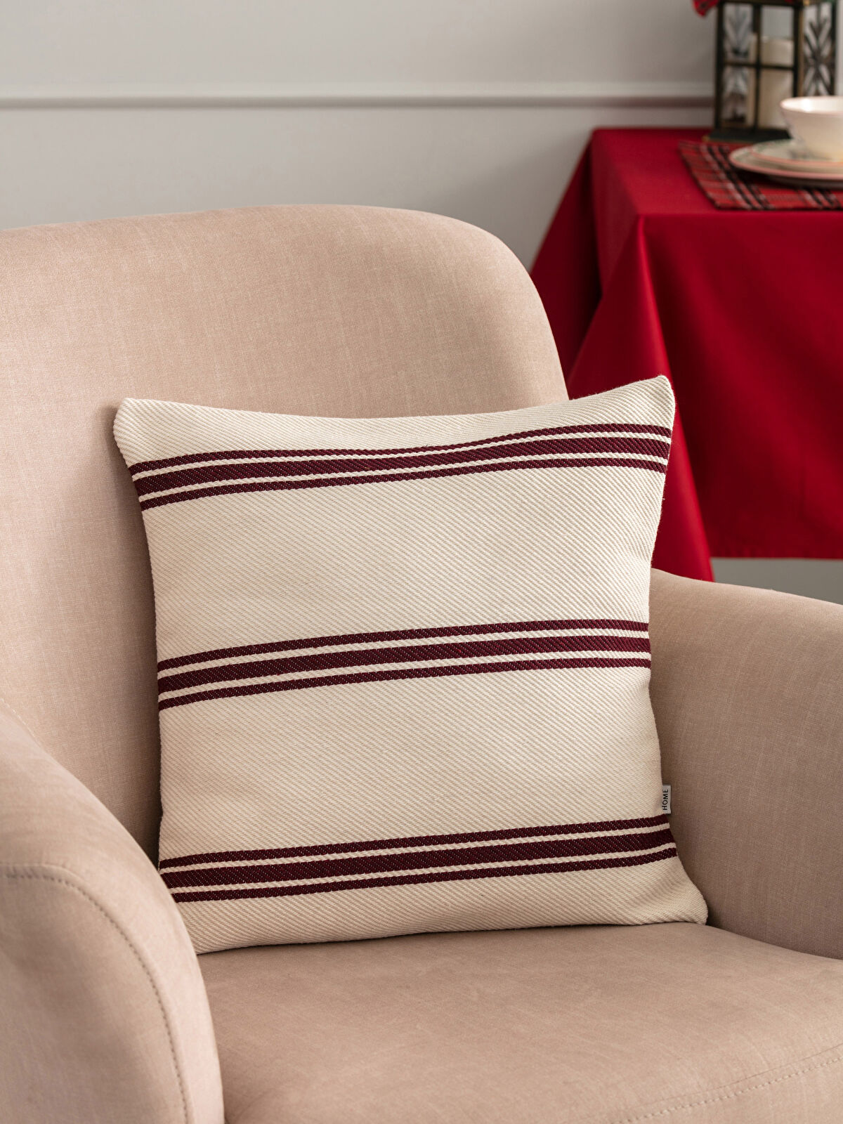 Yılbaşı Temalı Çizgili Jakarlı Dokuma Kırlent Kılıfı 45x45 Cm