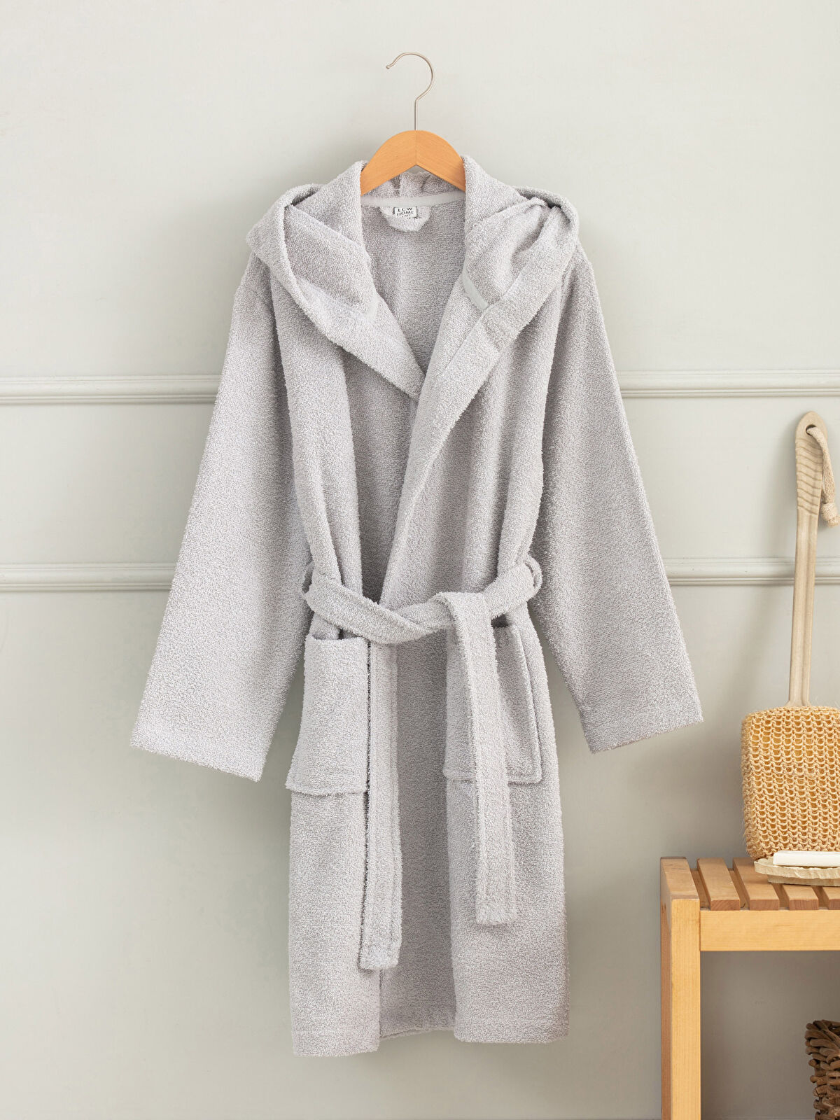 Nakışlı Kapüşonlu Erkek Çocuk Bornoz