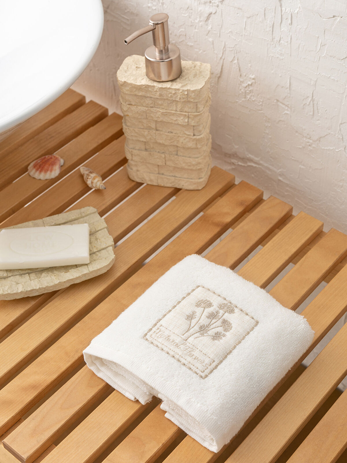 Nakış Detaylı Bukle El Havlusu 30x50 Cm