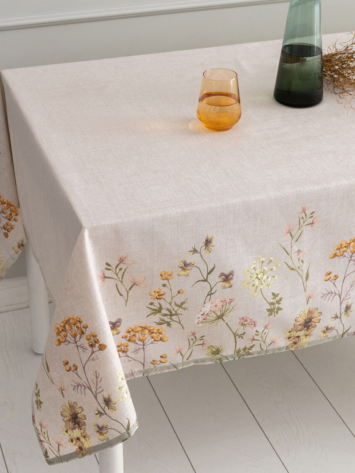 Çiçek Baskılı Masa Örtüsü 150x200 Cm
