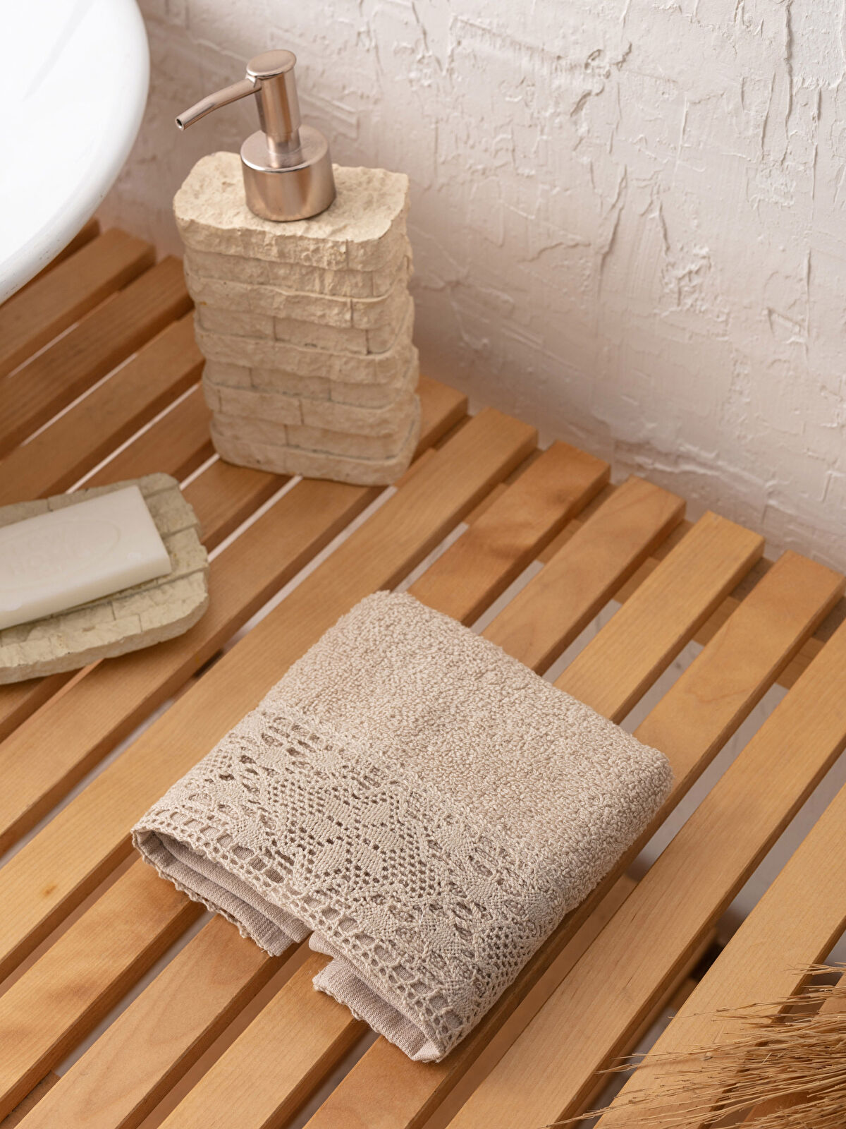 Dantel Detaylı Bukle El Havlusu 30x50 Cm