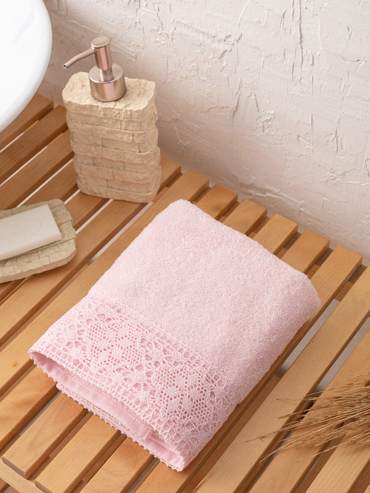 Dantel Detaylı Bukle Yüz Havlusu 50x80 Cm