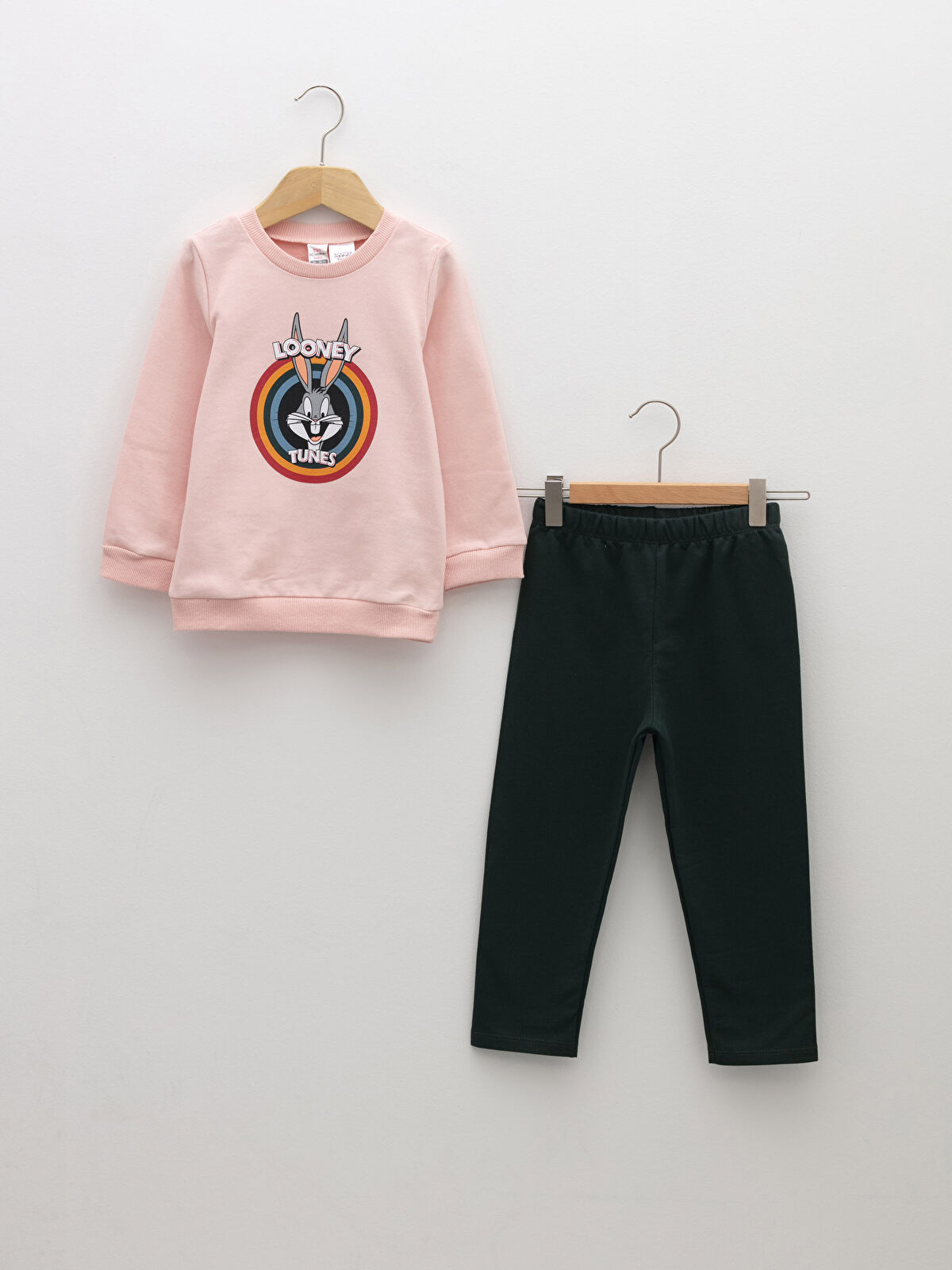 Bisiklet Yaka Uzun Kollu Bugs Bunny Baskılı Kız Bebek Sweatshirt ve Tayt 2'li Takım