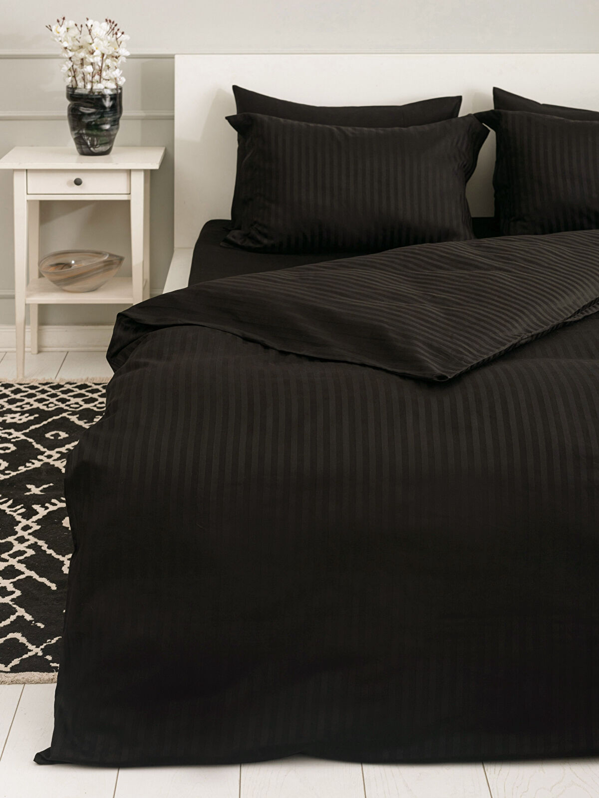 GAMZE SARAÇOĞLU X LCW HOME NEVRESİM TAKIMI - ÇİFT KİŞİLİK DÜZ PAMUK SATEN GAMZE SARAÇOĞLU X LCW HOME NEVRESİM TAKIMI - ÇİFT KİŞİLİK DÜZ PAMUK SATEN