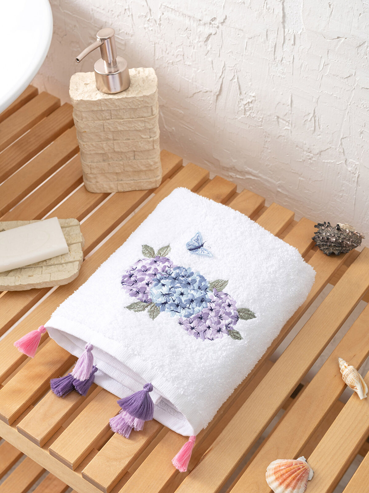 Nakış Detaylı Püsküllü Bukle Yüz Havlusu 50x80 Cm