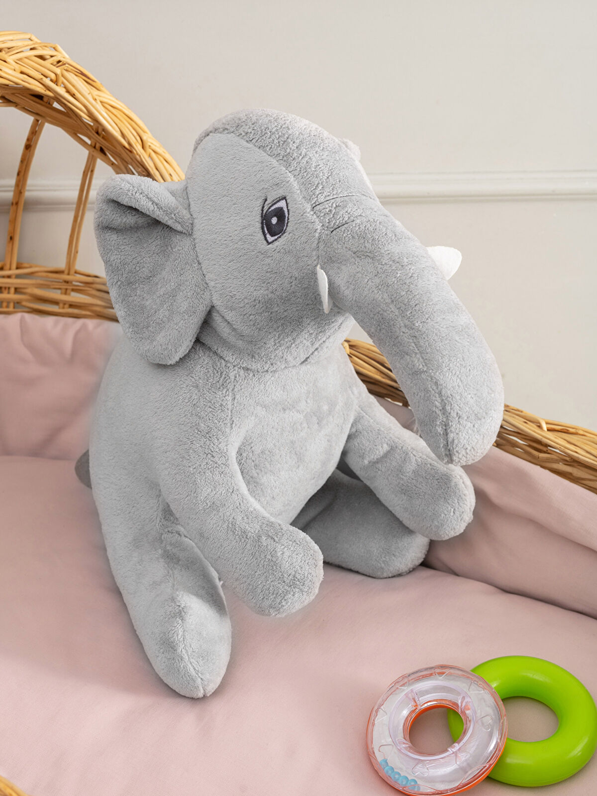 Nakış Detaylı Dolgulu Pelüş Fil Bebek Kırlent 39x32 Cm