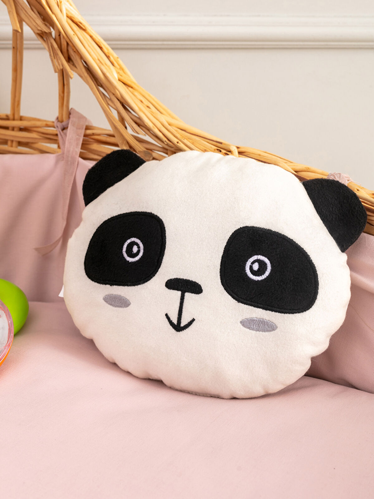 Nakış Detaylı Dolgulu Pelüş Bebek Panda Kırlent Nakış Detaylı Dolgulu Pelüş Bebek Panda Kırlent