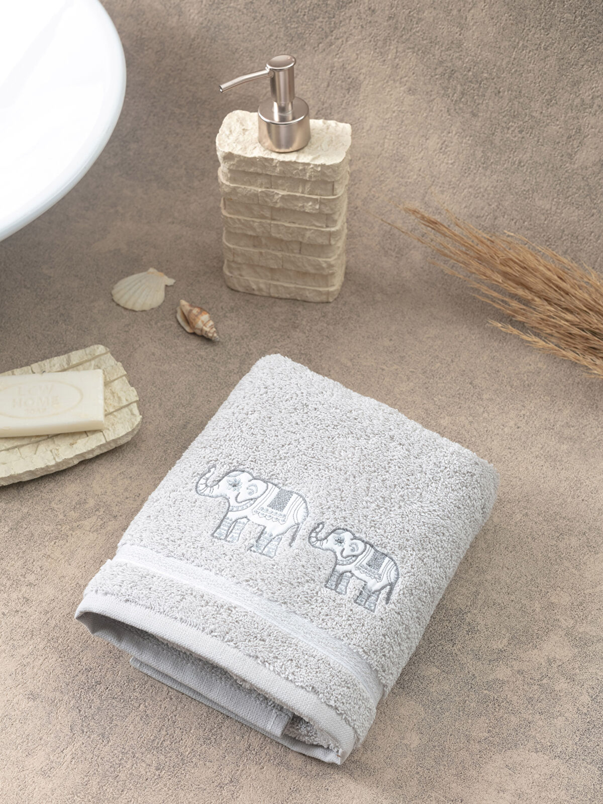 Fil Nakışlı Yüz Havlusu 50x80 Cm