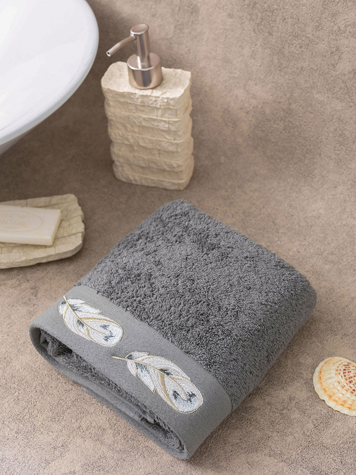 Nakış Detaylı Bukle Yüz Havlusu 50x80 Cm