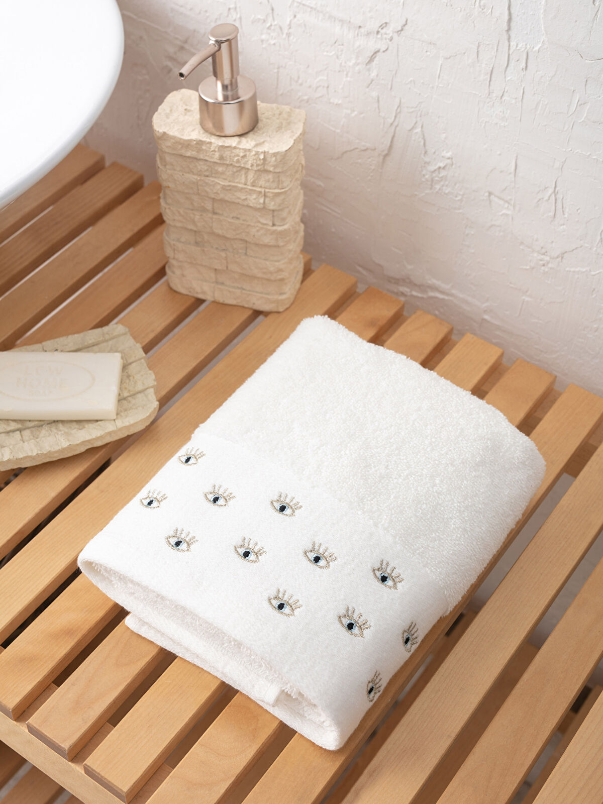 Nakış Detaylı Bukle Yüz Havlusu 50x80 Cm