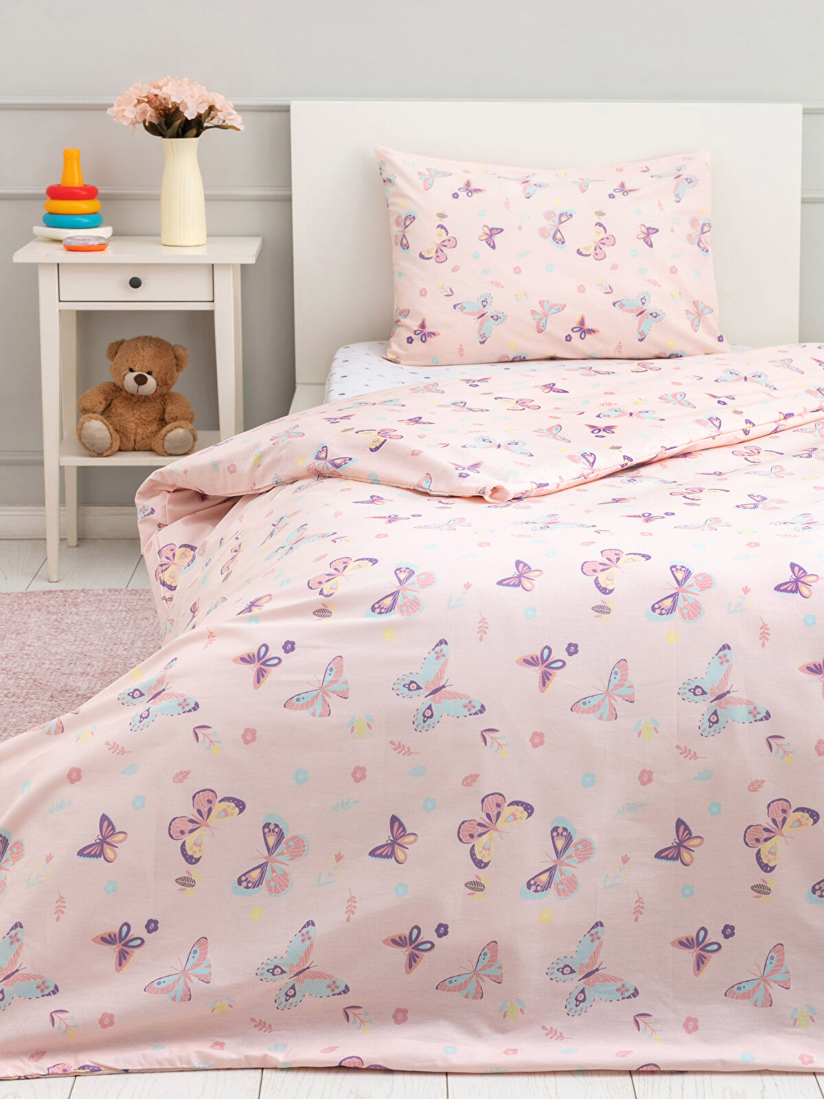 Tek Kişilik Pamuklu Desenli Çocuk Nevresim Takımı