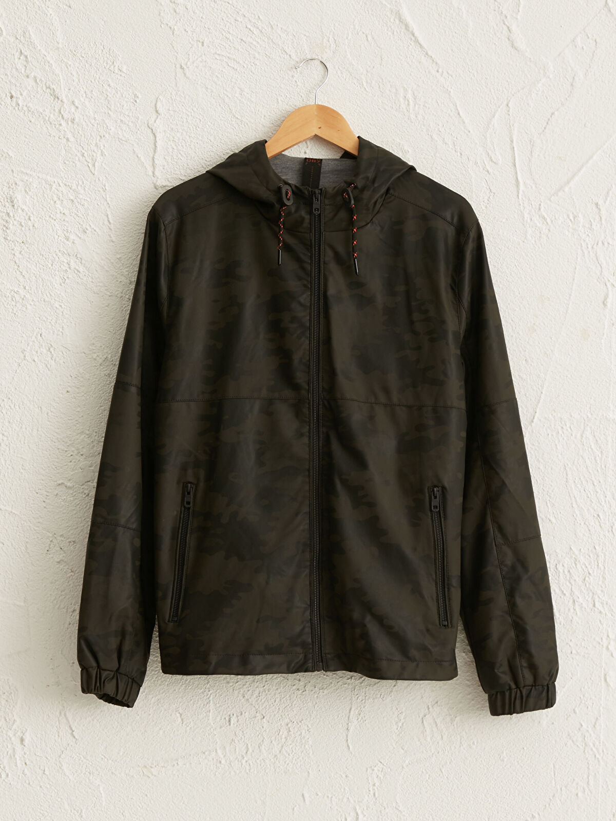 LCW CASUAL Kapüşonlu İnce Erkek Mont