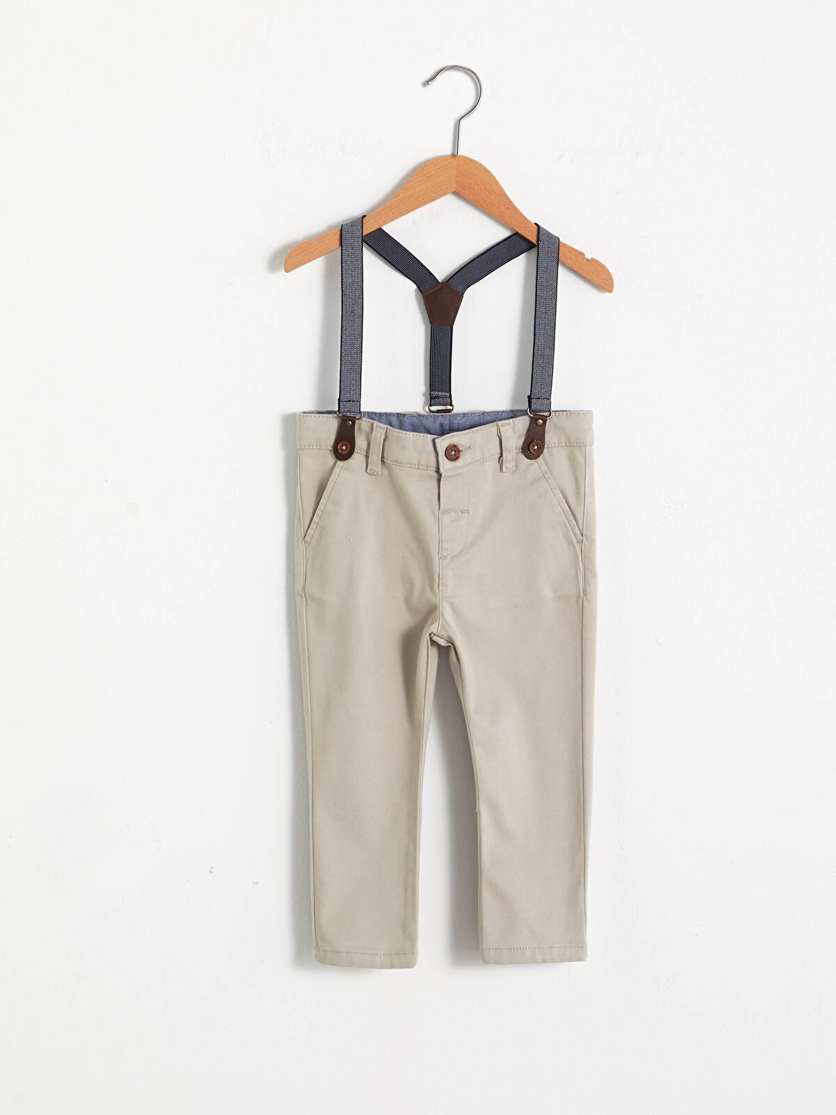 Erkek Bebek Pantolon Ve Pantolon Askısı