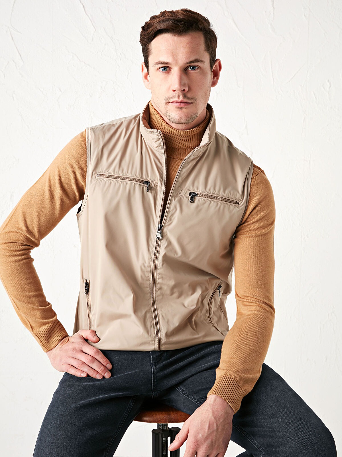 Rahat Kalıp Dik Yaka İnce Erkek Yelek