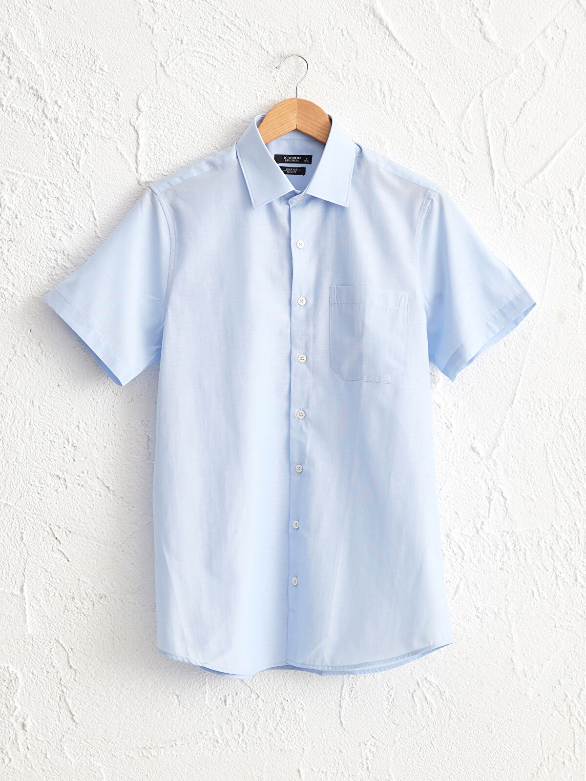LCW FORMAL Slim Fit Kısa Kollu Poplin Gömlek LCW FORMAL Slim Fit Kısa Kollu Poplin Gömlek