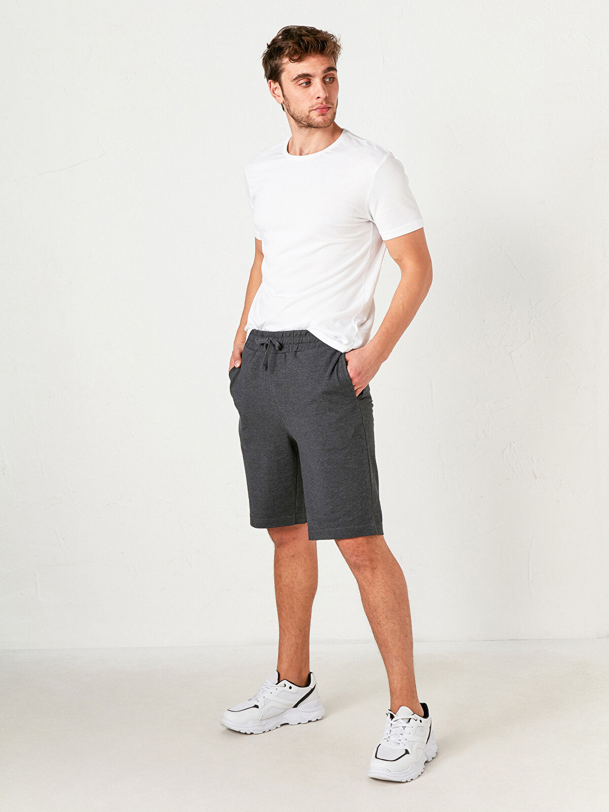 LCW BASIC Standart Kalıp Pike Şort