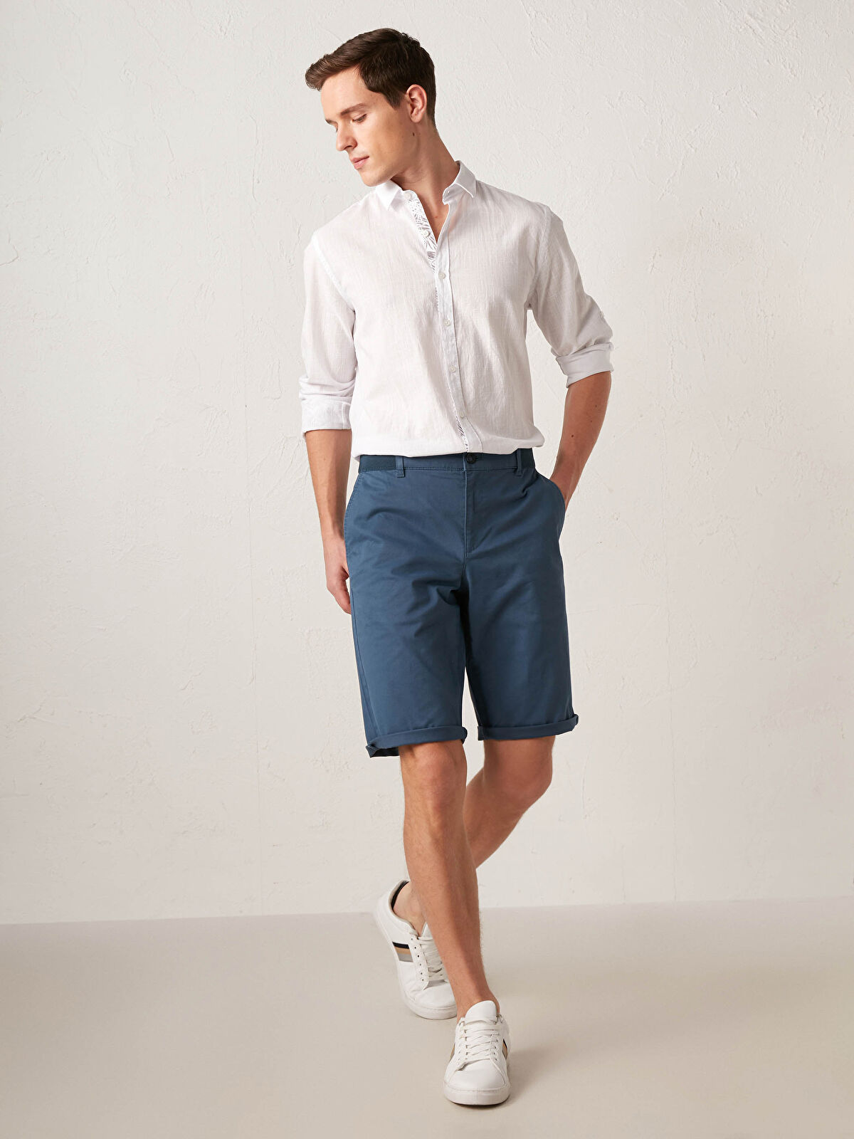 LCW BASIC Rahat Kalıp Gabardin Erkek Bermuda Şort