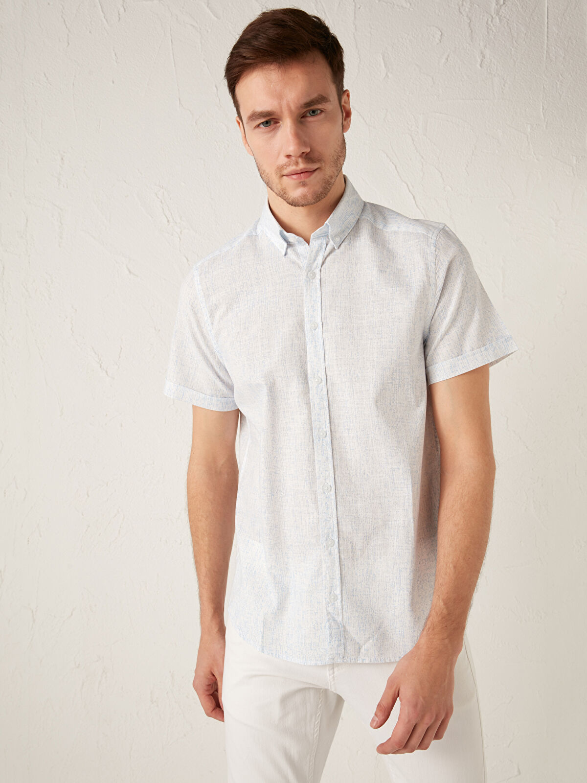 LCW CLASSIC Slim Fit Kısa Kollu Poplin Erkek Gömlek