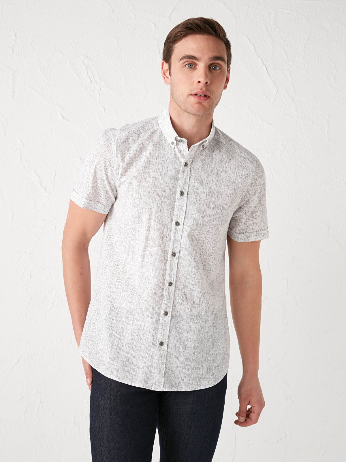 LCW CLASSIC Slim Fit Kısa Kollu Poplin Erkek Gömlek