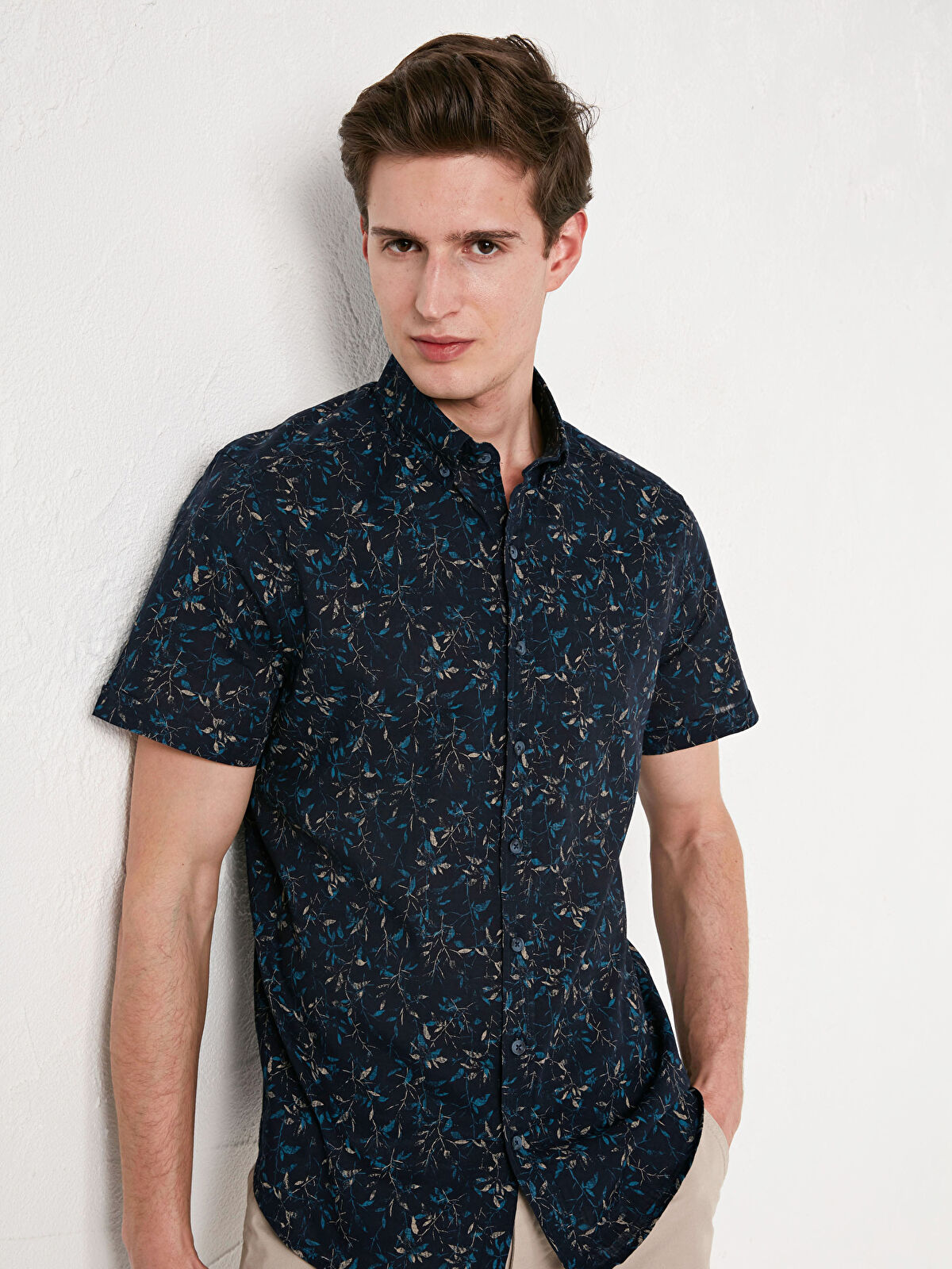 LCW CLASSIC Slim Fit Kısa Kollu Desenli Poplin Erkek Gömlek