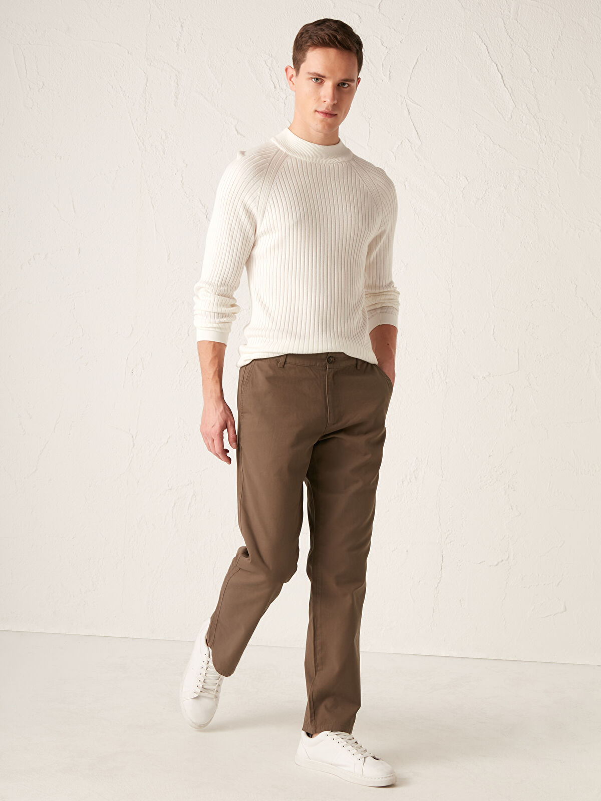 LCW CLASSIC Geniş Kalıp Gabardin Erkek Chino Pantolon