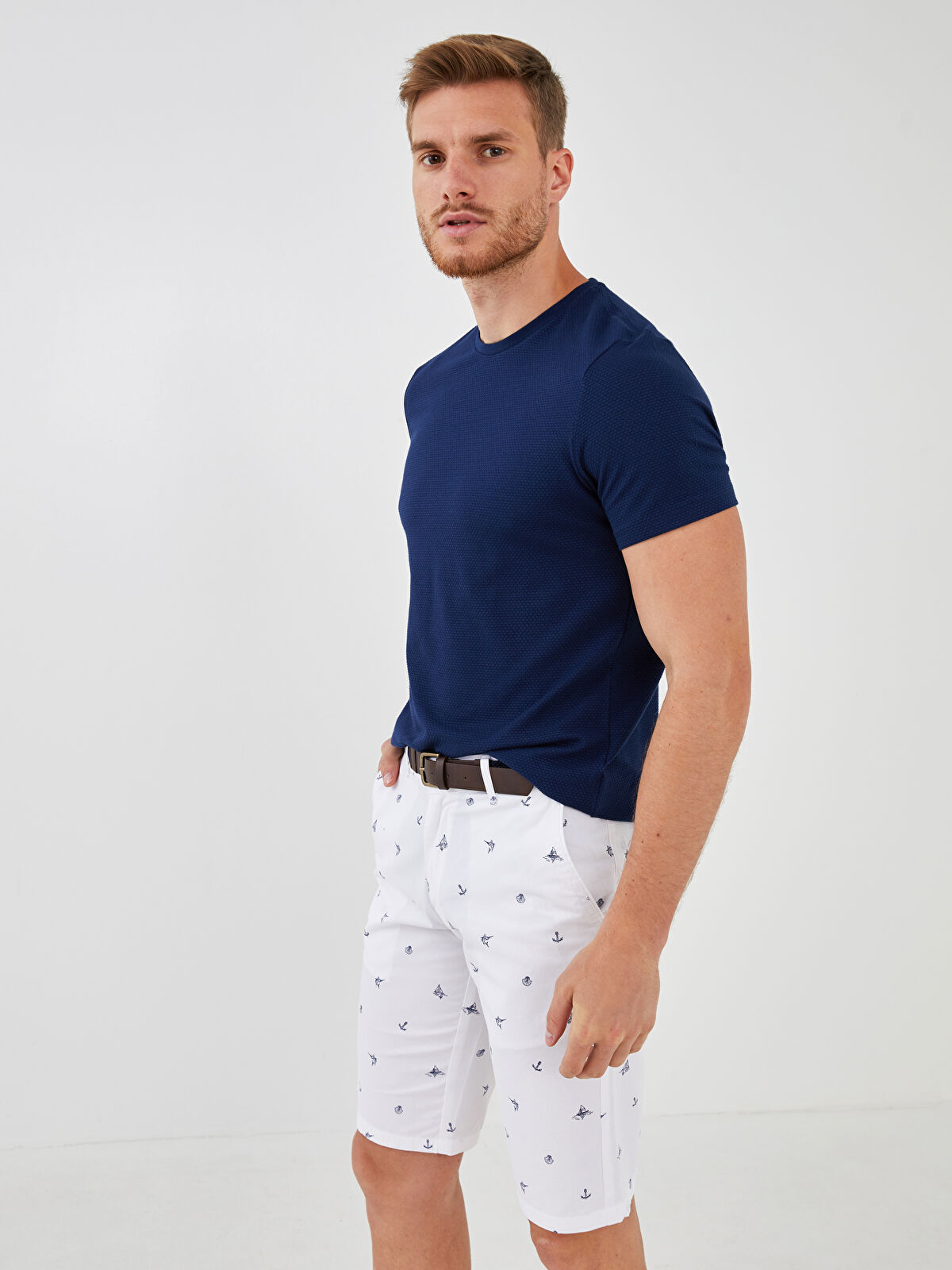 LCW CLASSIC Standart Kalıp Kemerli Gabardin Erkek Şort LCW CLASSIC Standart Kalıp Kemerli Gabardin Erkek Şort