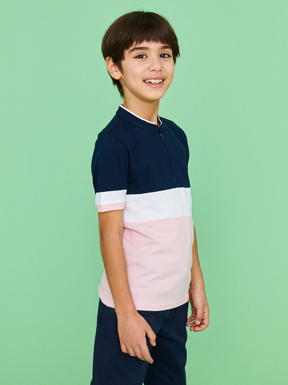 Hakim Yaka Renk Bloklu Kısa Kollu Erkek Çocuk Tişört