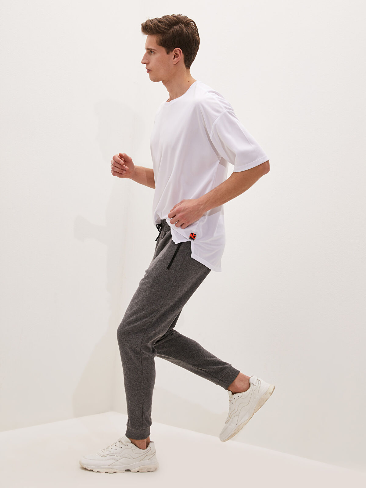 LCW SPORTS Slim Fit Aktif Spor Erkek Jogger Eşofman Altı LCW SPORTS Slim Fit Aktif Spor Erkek Jogger Eşofman Altı