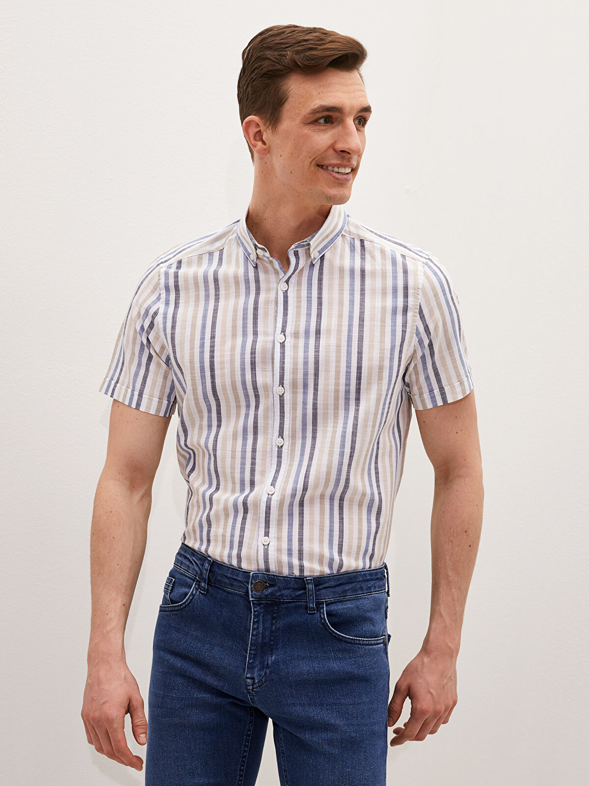 LCW CLASSIC Slim Fit Kısa Kollu Çizgili Poplin Erkek Gömlek