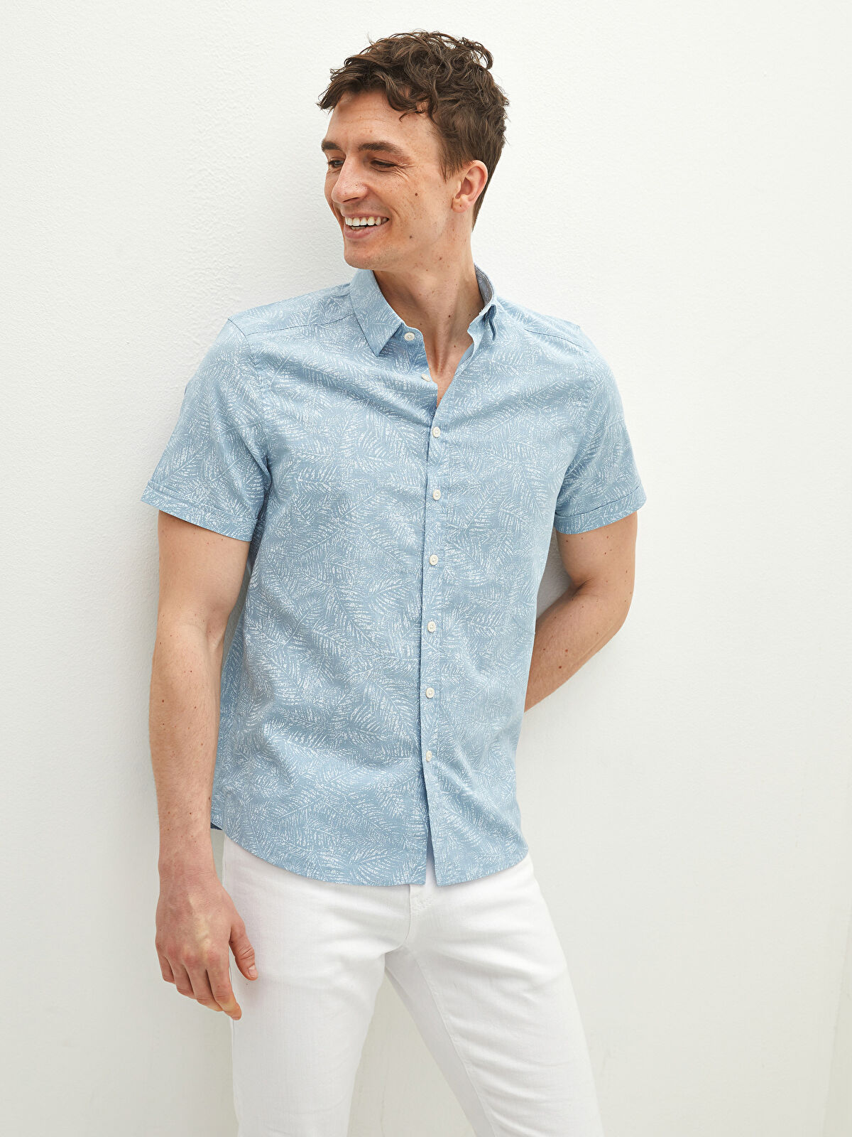 LCW CLASSIC Slim Fit Kısa Kollu Poplin Erkek Gömlek