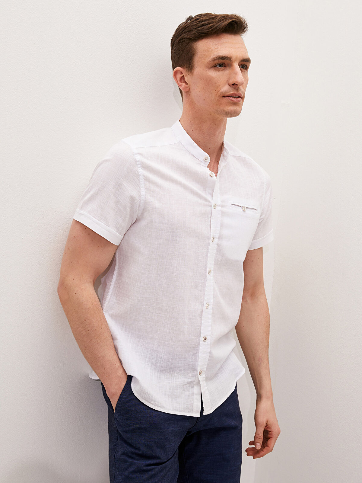 LCW CLASSIC Slim Fit Hakim Yaka Kısa Kollu Poplin Erkek Gömlek