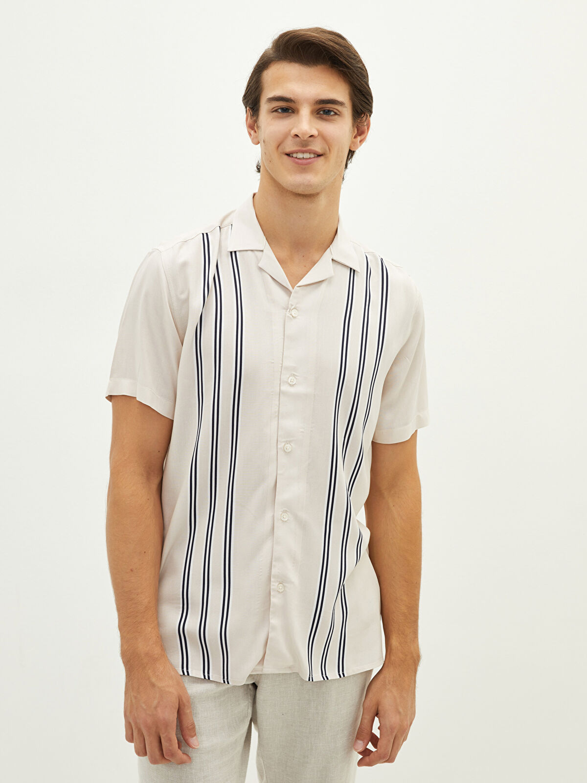 LCW VISION Slim Fit Kısa Kollu Resort Yaka Gömlek