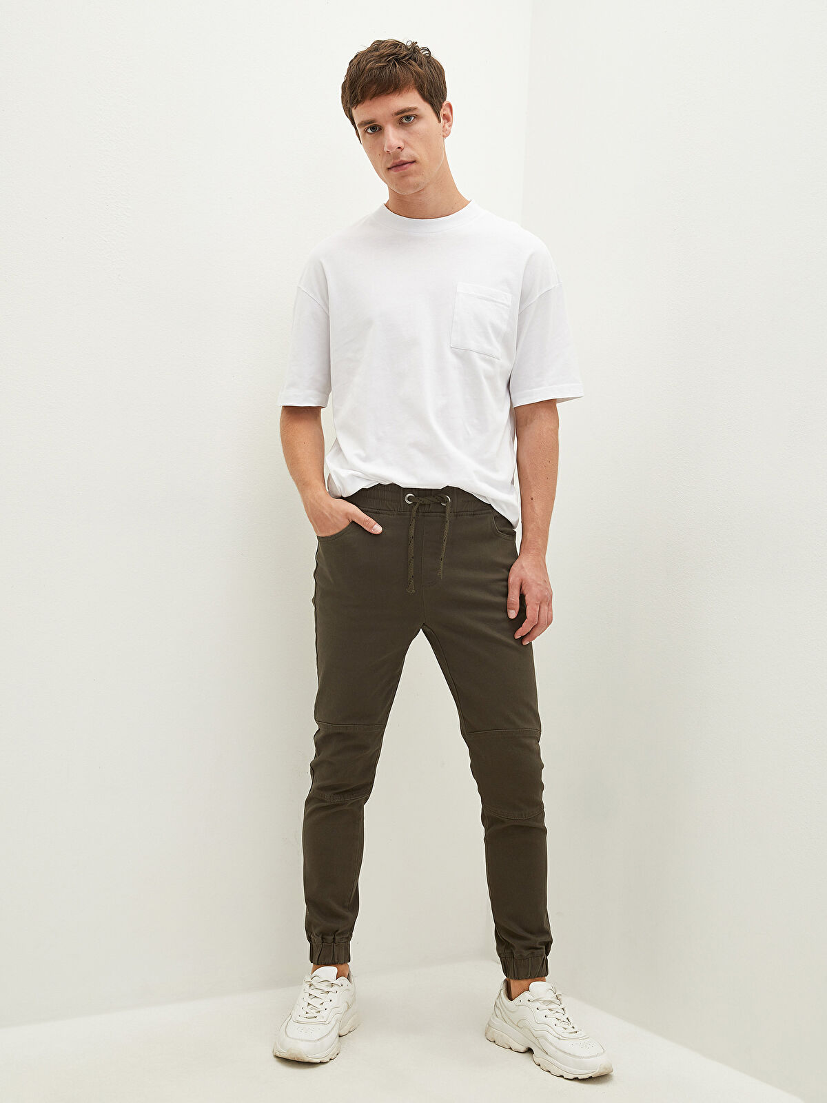 LCW CASUAL Slim Fit Gabardin Erkek Jogger Pantolon