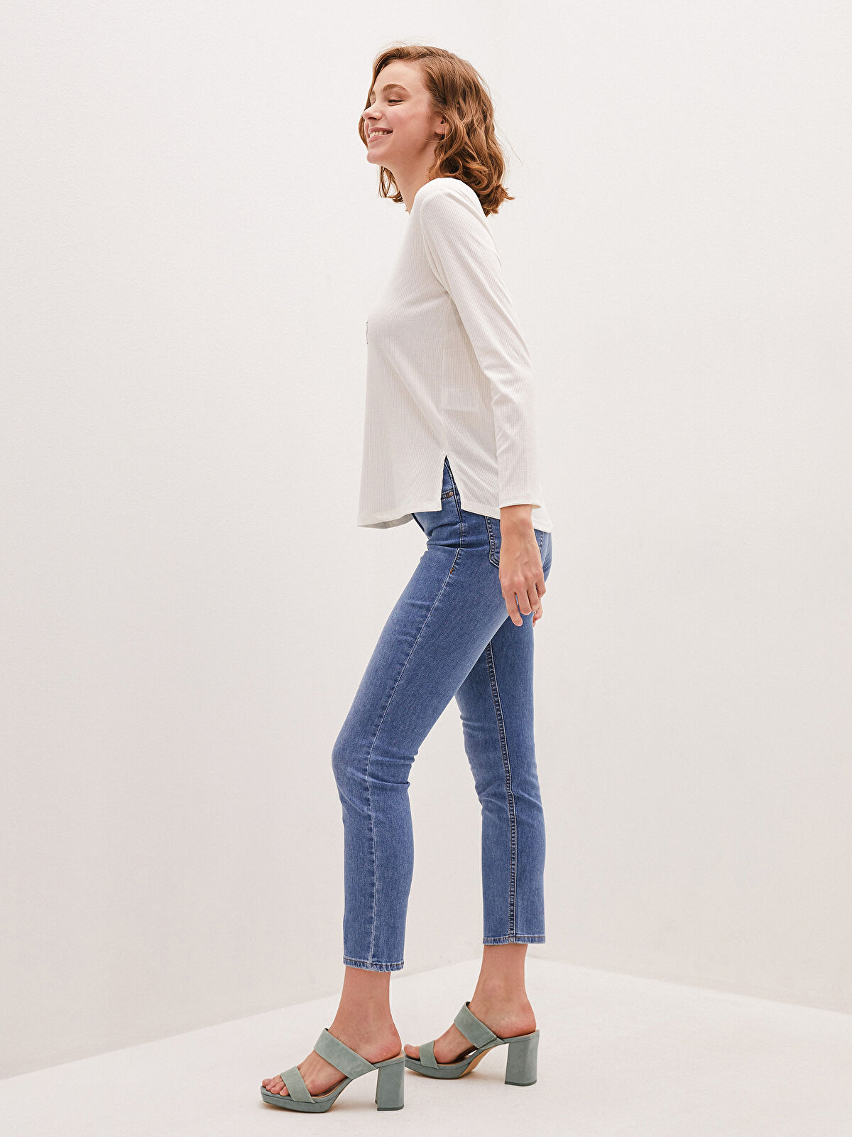 LCW BASIC Yüksek Bel Super Slim Fit Kadın Jean Pantolon LCW BASIC Yüksek Bel Super Slim Fit Kadın Jean Pantolon
