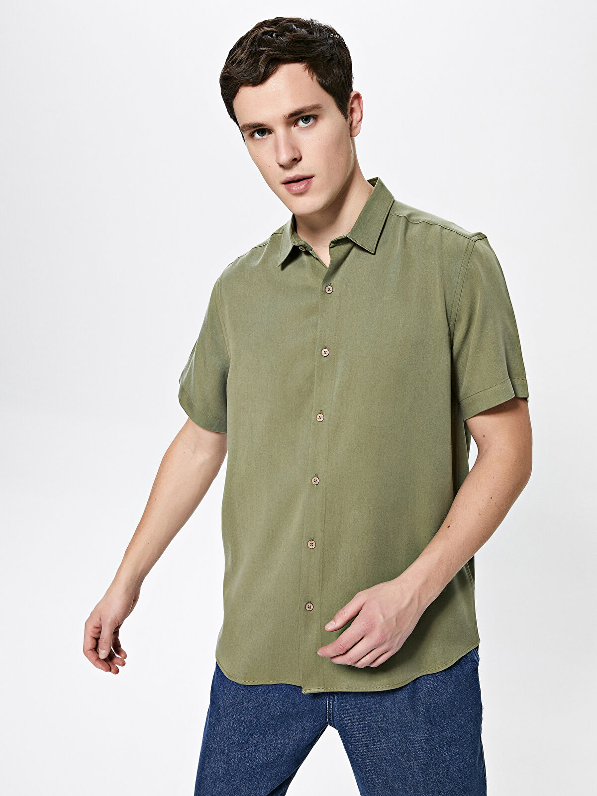 LCW CASUAL Regular Fit Kısa Kollu Gabardin Erkek Gömlek