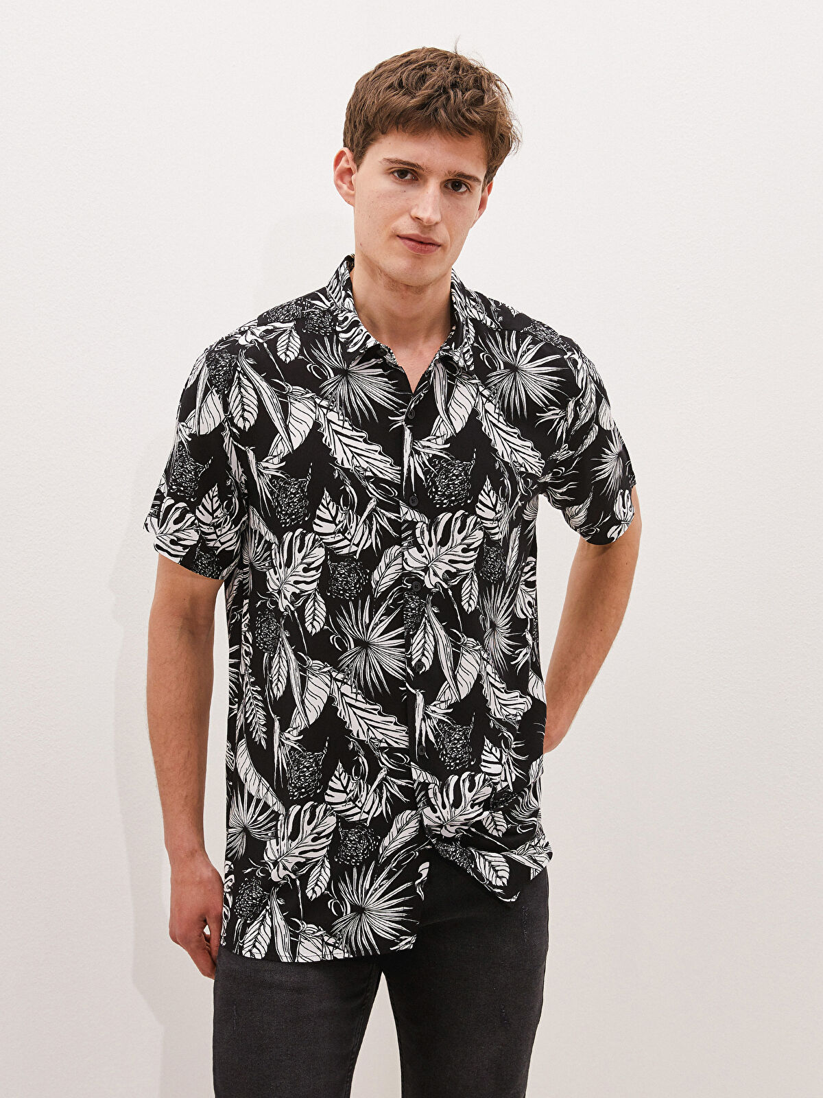 LCW CASUAL Regular Fit Kısa Kollu Gabardin Erkek Gömlek