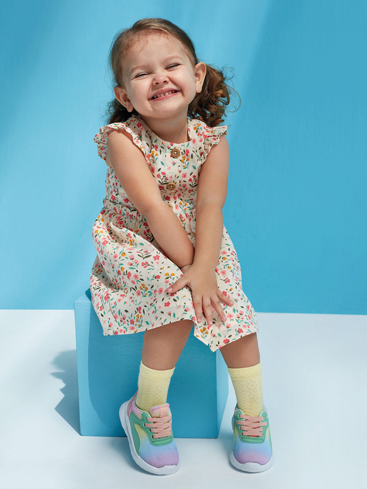 Bisiklet Yaka Kolsuz Desenli Kız Bebek Elbise Bisiklet Yaka Kolsuz Desenli Kız Bebek Elbise