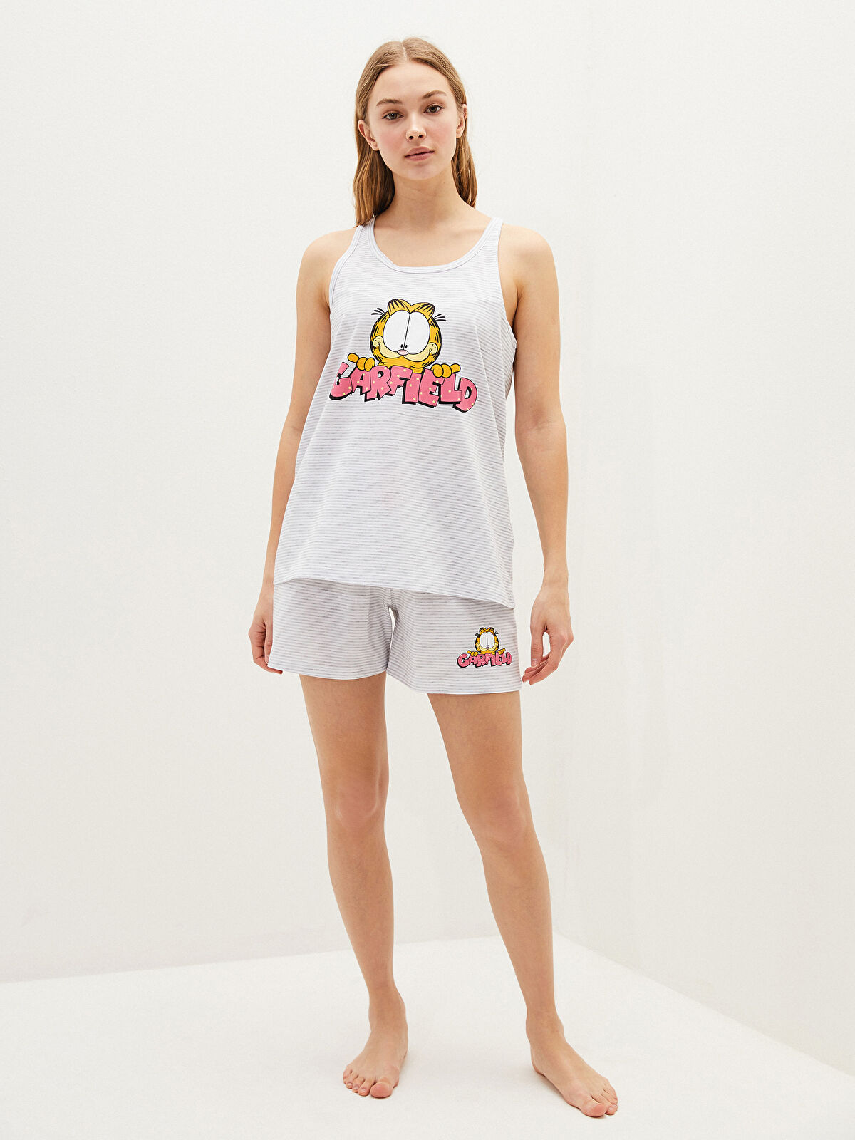 LCW DREAM U Yaka Garfield Baskılı Pamuklu Kadın Şortlu Pijama Takımı