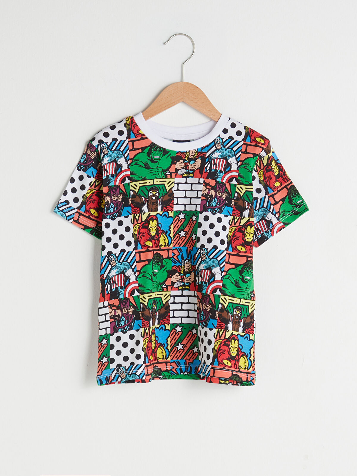 Bisiklet Yaka Avengers Baskılı Kısa Kollu Pamuklu Erkek Çocuk Tişört ve Şort