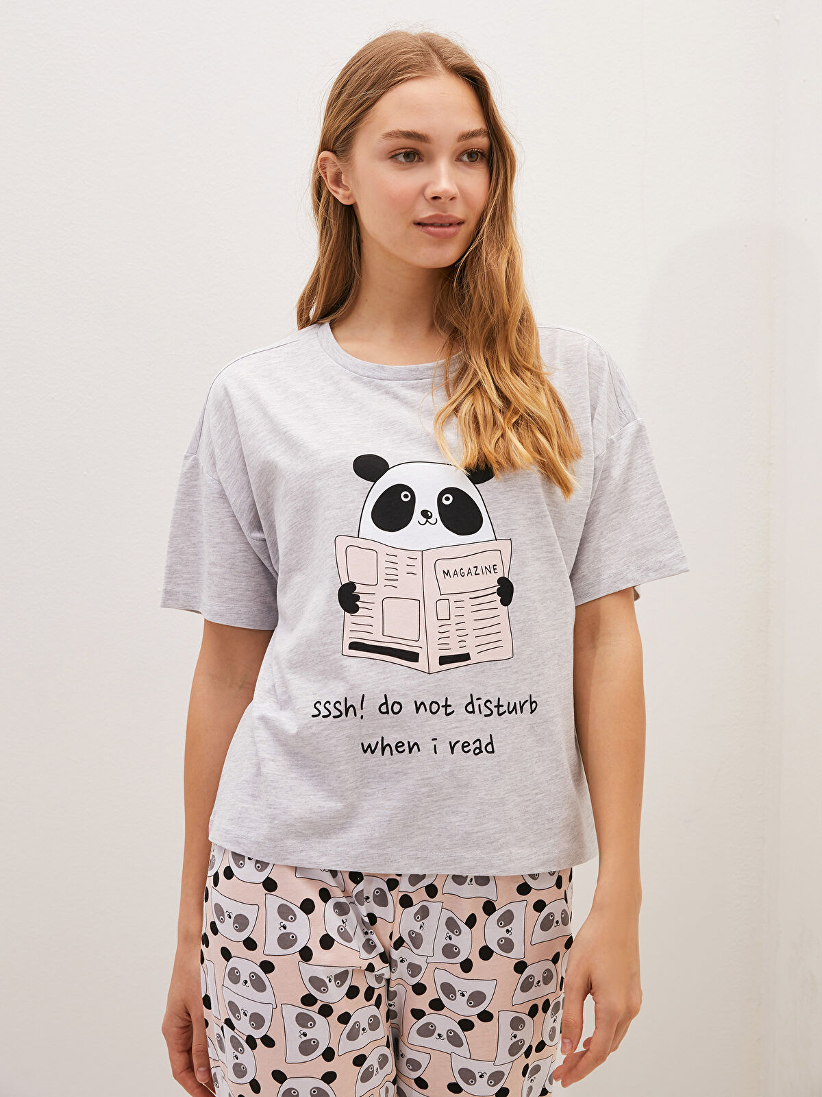 LCW DREAM Bisiklet Yaka Baskılı Kısa Kollu Kadın Caprili Pijama Takımı