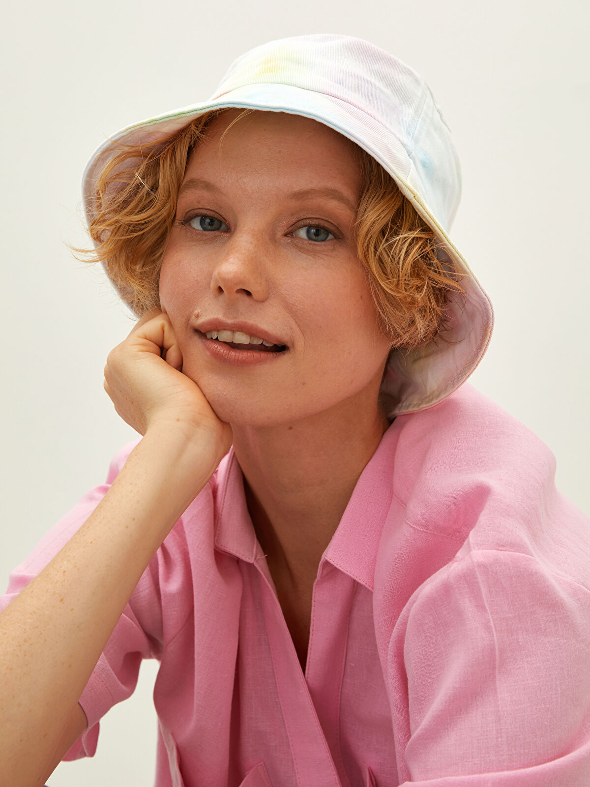 Batik Desenli Kadın Bucket Şapka