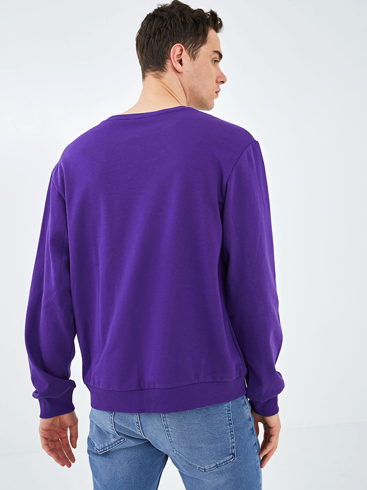 XSIDE Bisiklet Yaka Uzun Kollu Patch Etiket Detaylı Erkek Sweatshirt XSIDE Bisiklet Yaka Uzun Kollu Patch Etiket Detaylı Erkek Sweatshirt