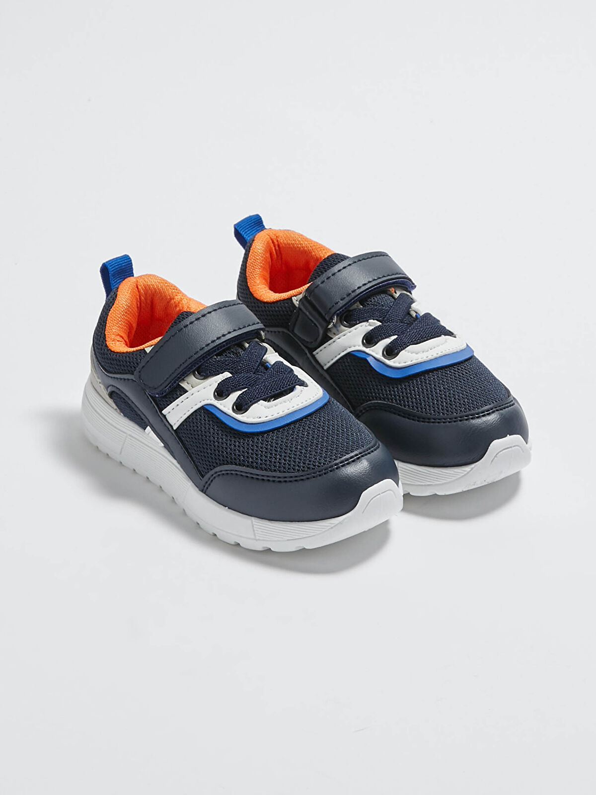 Cırt Cırtlı Bağcıklı Erkek Çocuk Spor Ayakkabı