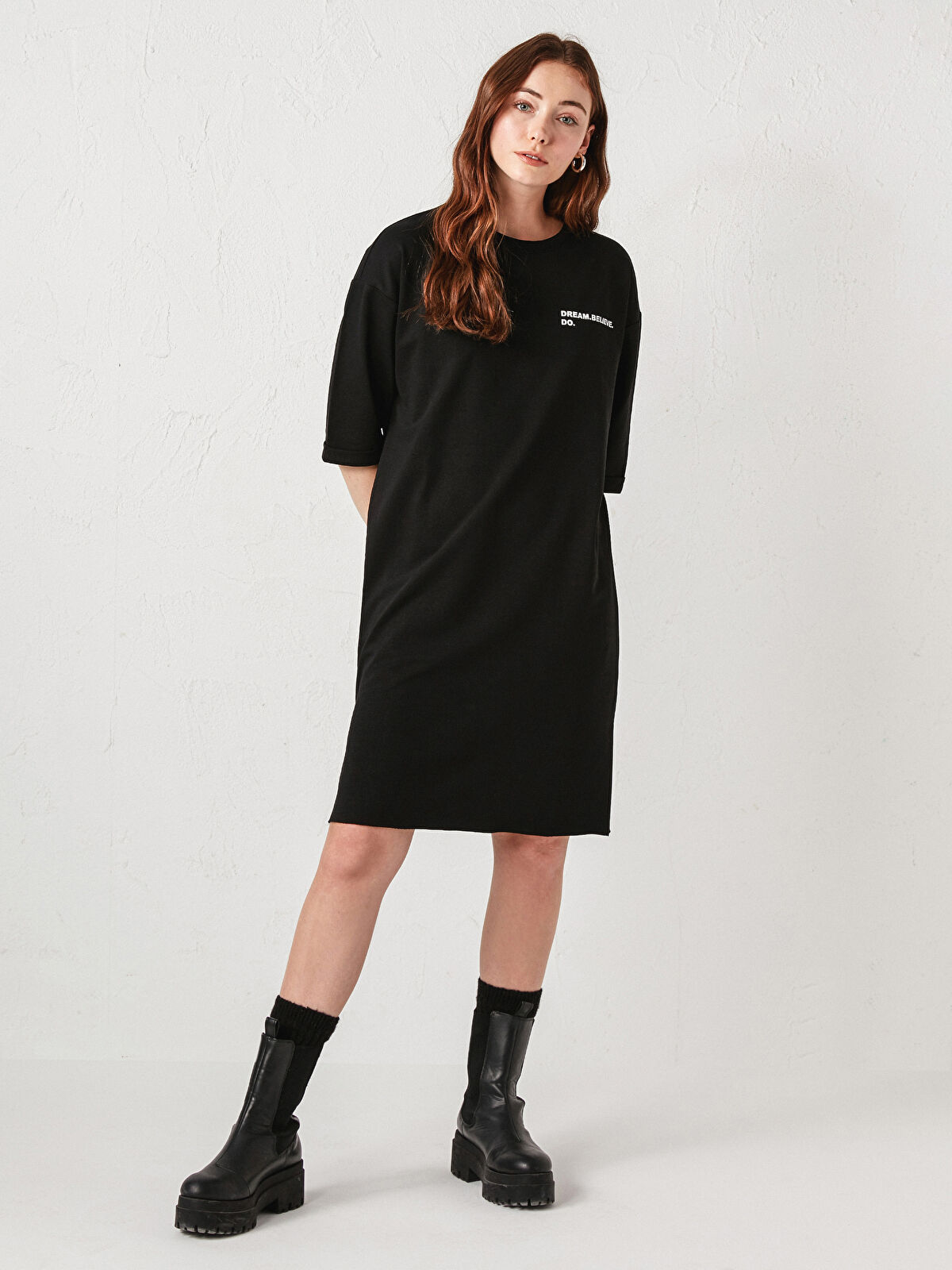 LCW CASUAL Bisiklet Yaka Slogan Baskılı Kısa Kollu Kadın Elbise