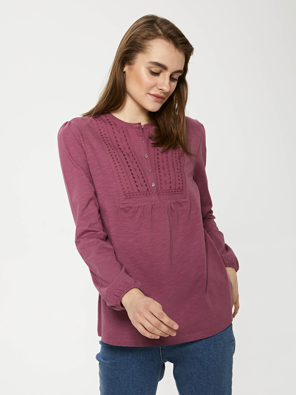 LCW GRACE Bisiklet Yaka Düğme Detaylı Nakışlı Bluz LCW GRACE Bisiklet Yaka Düğme Detaylı Nakışlı Bluz