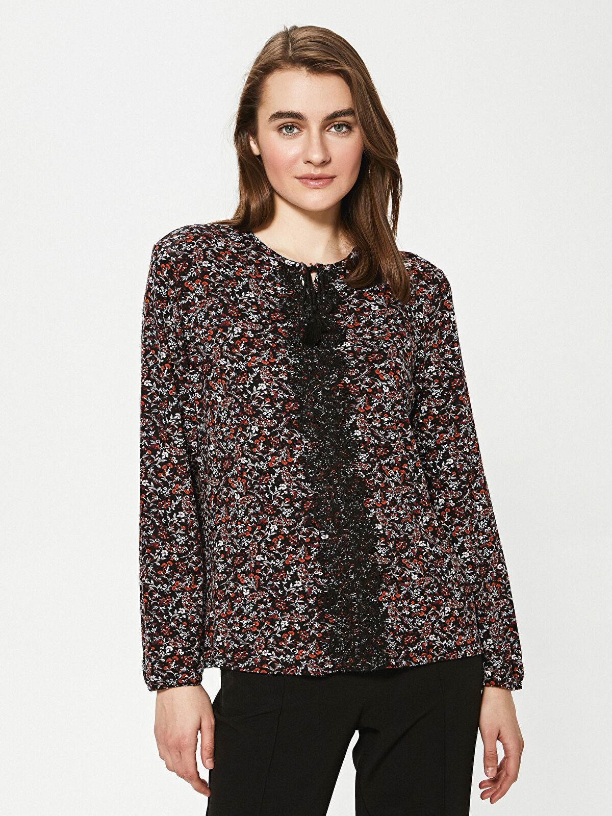 LCW GRACE Bisiklet Yaka Nakış İşlemeli Uzun Kollu Viskon Kadın Bluz