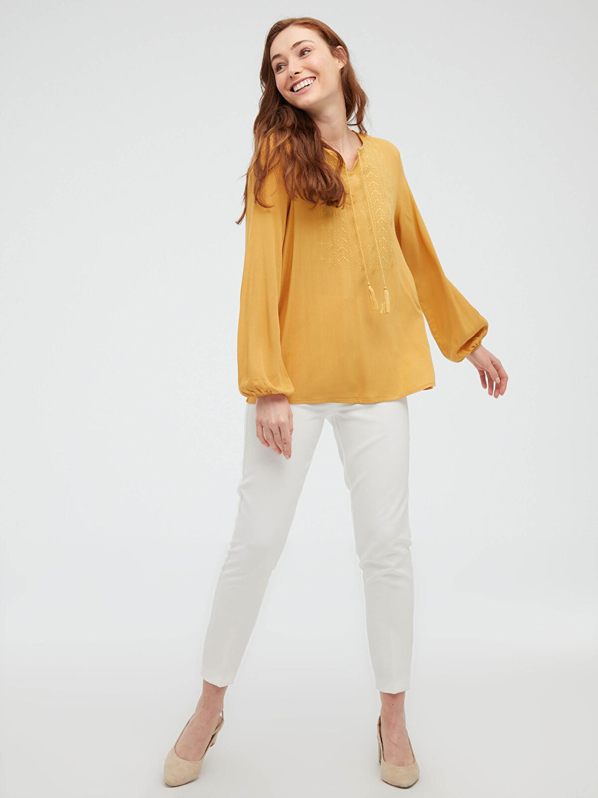 LCW GRACE Kaçık Yaka Nakış Detaylı Viskon Bluz