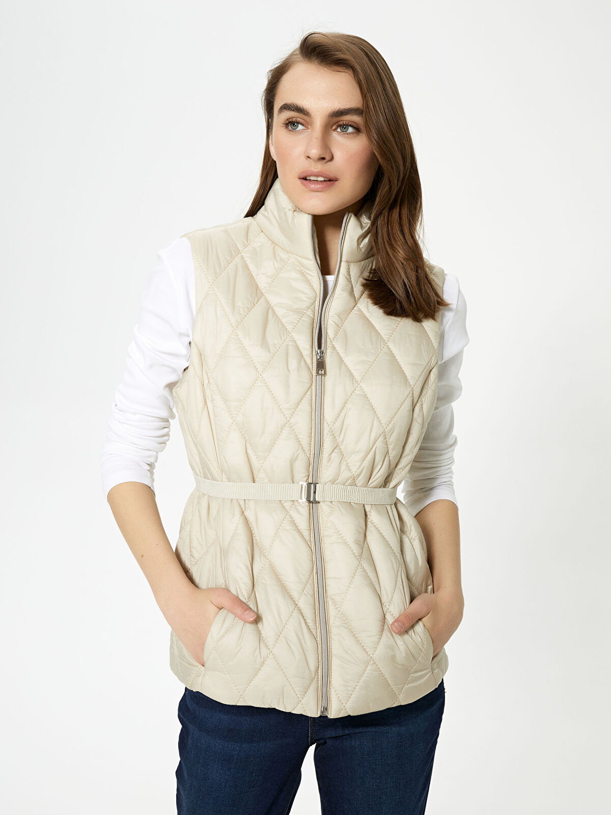 Dik Yaka Fermuar Kapamalı Beli Kemerli Kadın Yelek Dik Yaka Fermuar Kapamalı Beli Kemerli Kadın Yelek